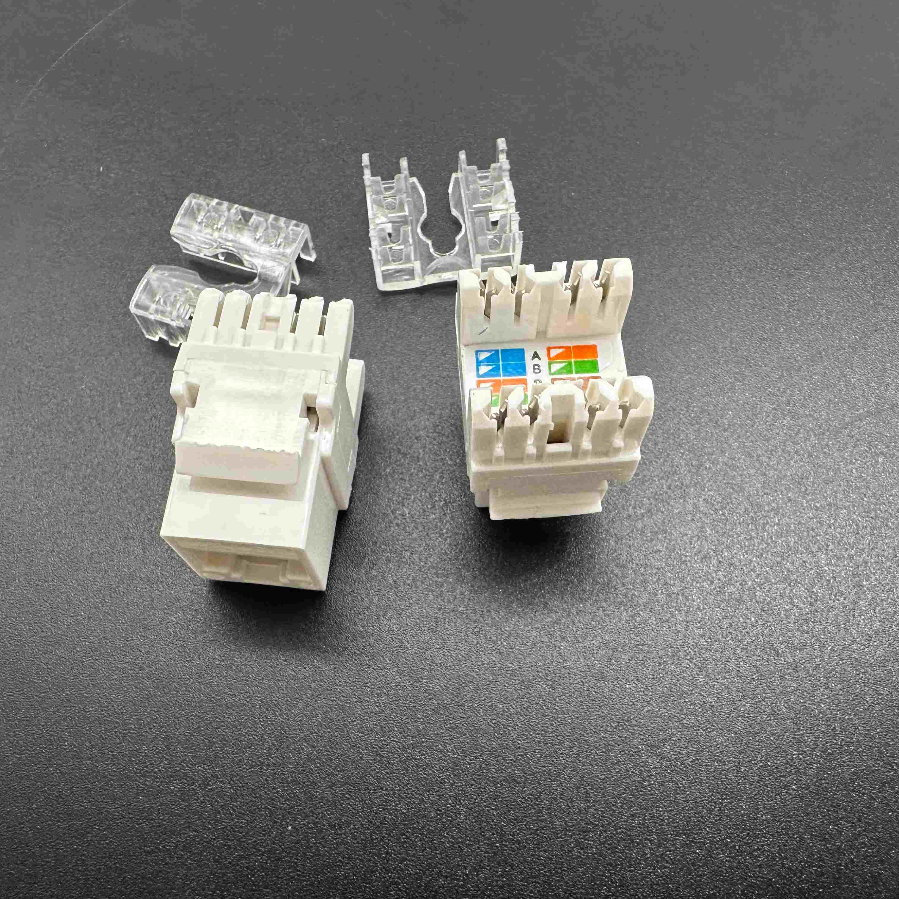 Conector Keystone RJ45 CAT6 - 180° UTP, Probado con Fluke, Chapado en Oro